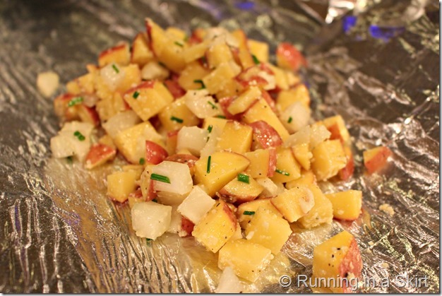 Cheesy & Easy Foil Packet Grilled Potatoes « Running in a Skirt