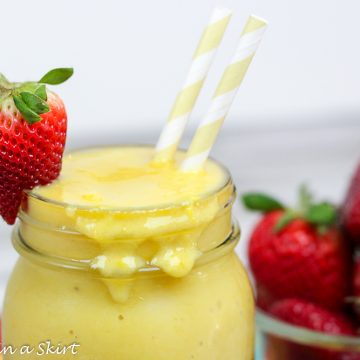 Healthy Strawberry and Mango Smoothie Recipe